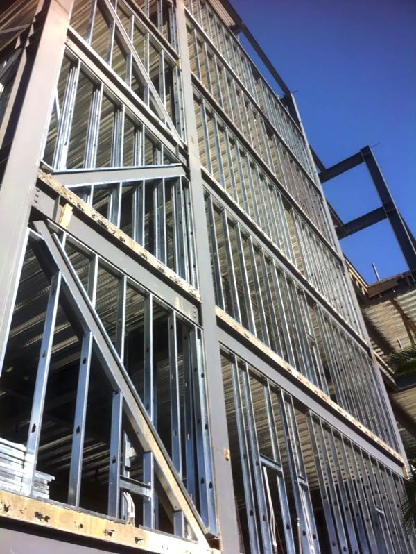 Constructora de Solidez y Prestigio - Muro Duro